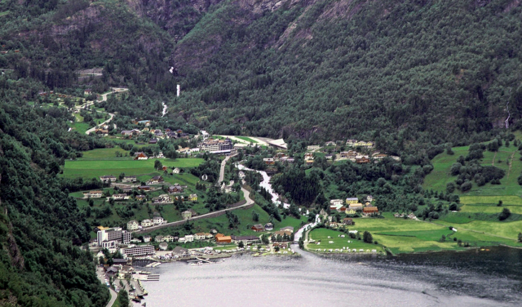 Litt om Geiranger – Simongård